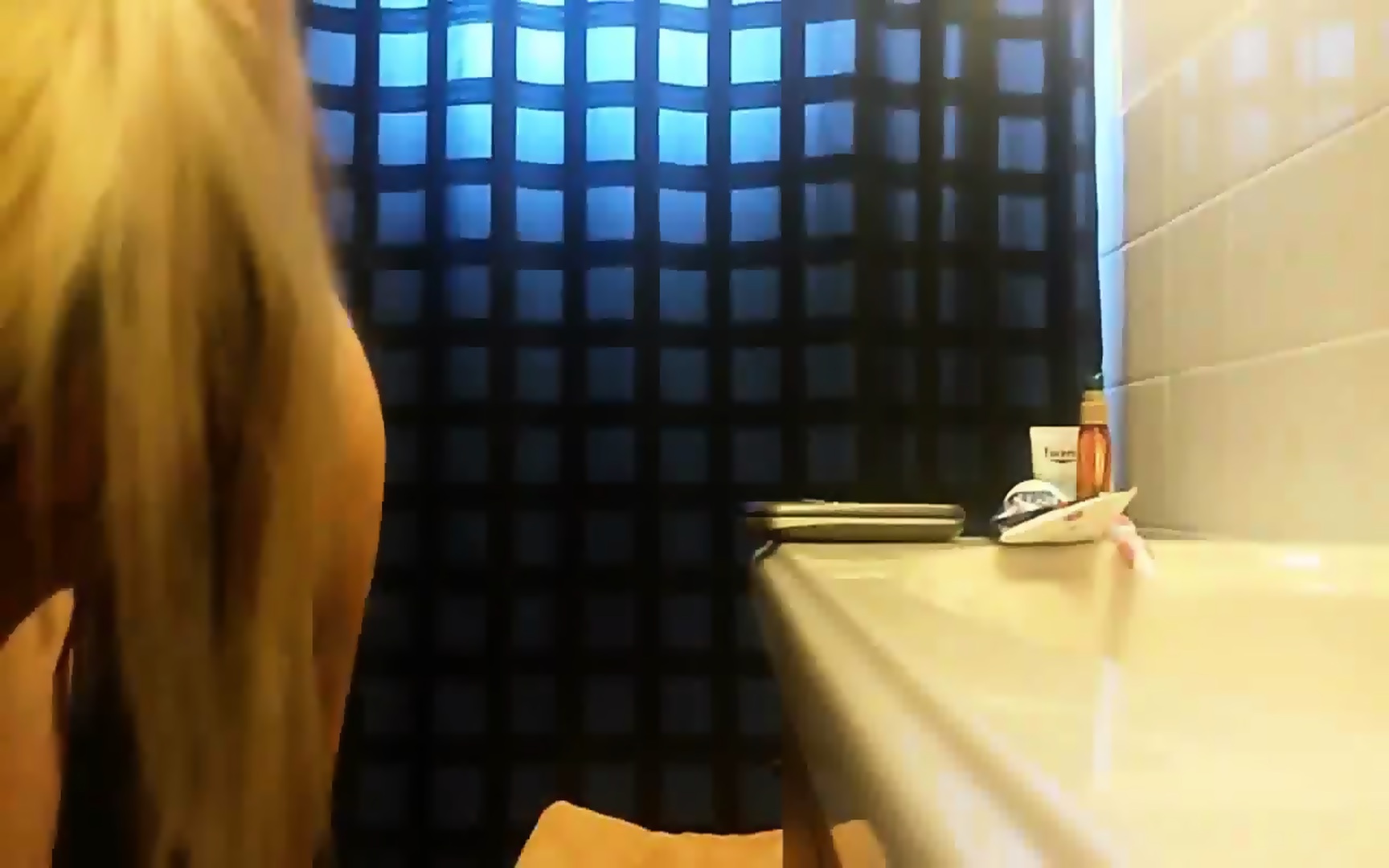 Great Little Blond Will The Shower Area Issue Eporner