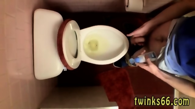 Guys That Like Giving Oral Gay Sex Unloading In The Toilet Bowl Eporner 