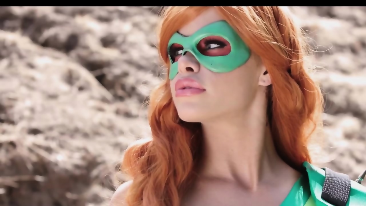 Redhaired Pornstar From Justice League Xxx Parody Enjoying Outdoor Sex