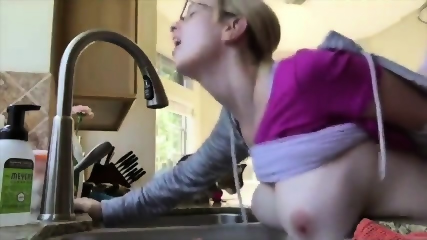 Busty Bitch Fucked While Washing Dishes Eporner