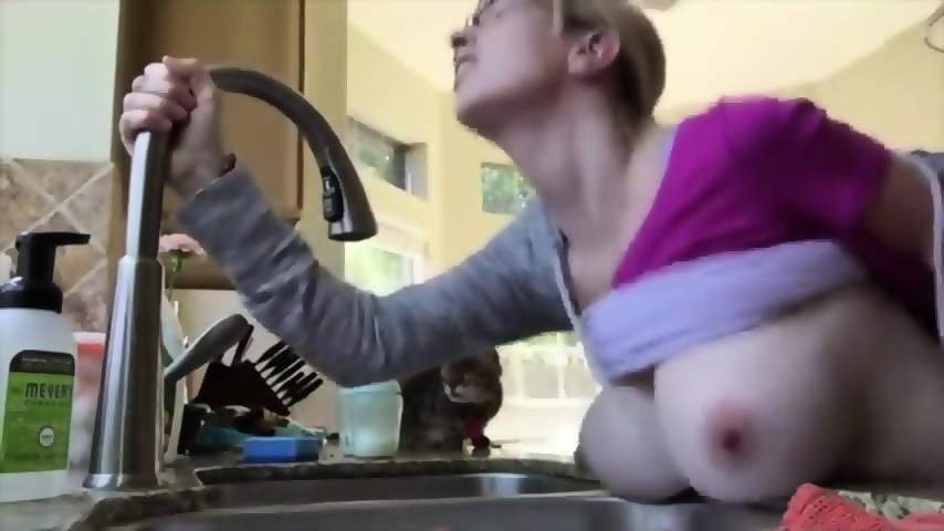 Busty Bitch Fucked While Washing Dishes Eporner