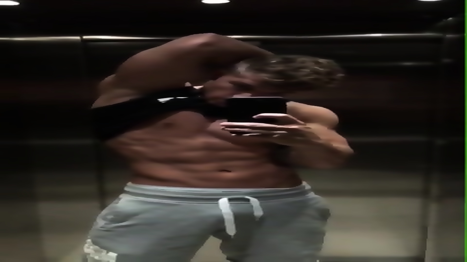 Teen Bodybuilder Shows Off Again Eporner