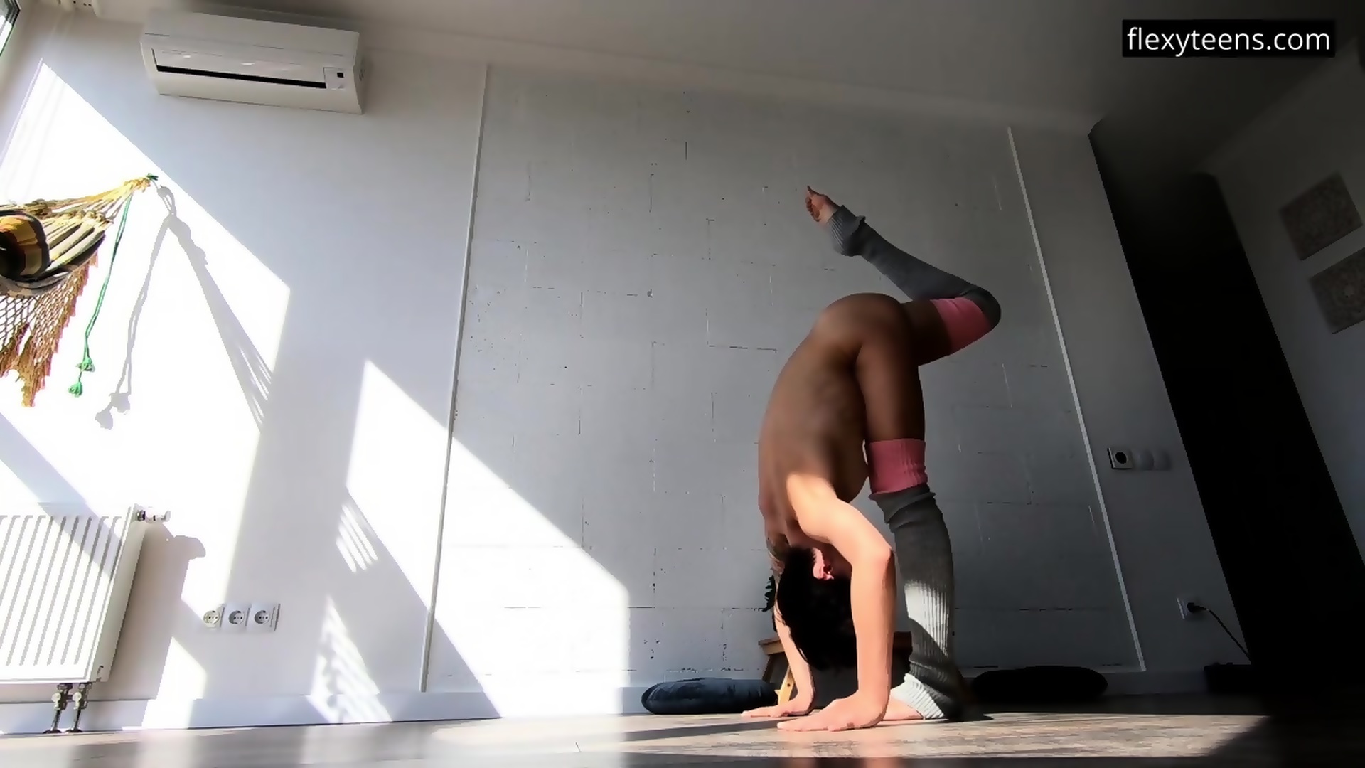 Short Haired Super Flexible Sima Strekoza Eporner