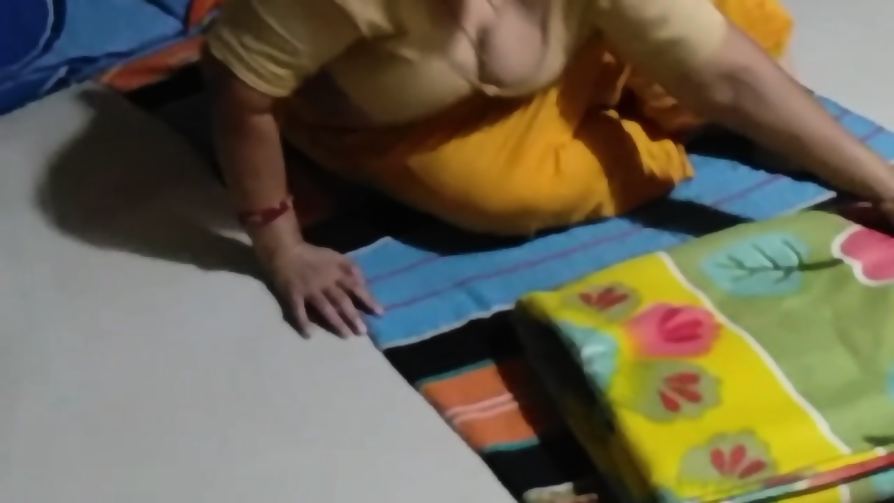 Indian Aunty Hot Boob S And Deep Cleavage Eporner