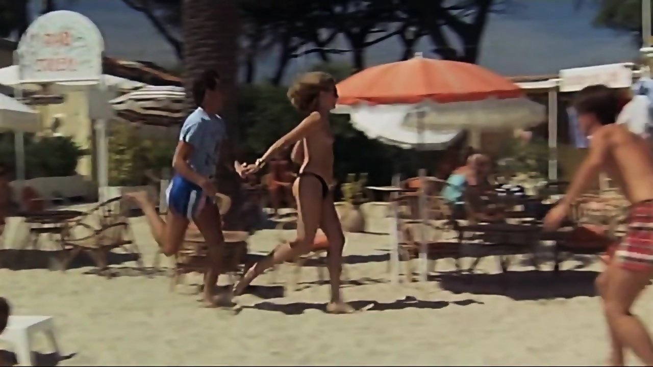 Deux Enfoirés à Saint Tropez 1986 Topless Beach Parts Eporner