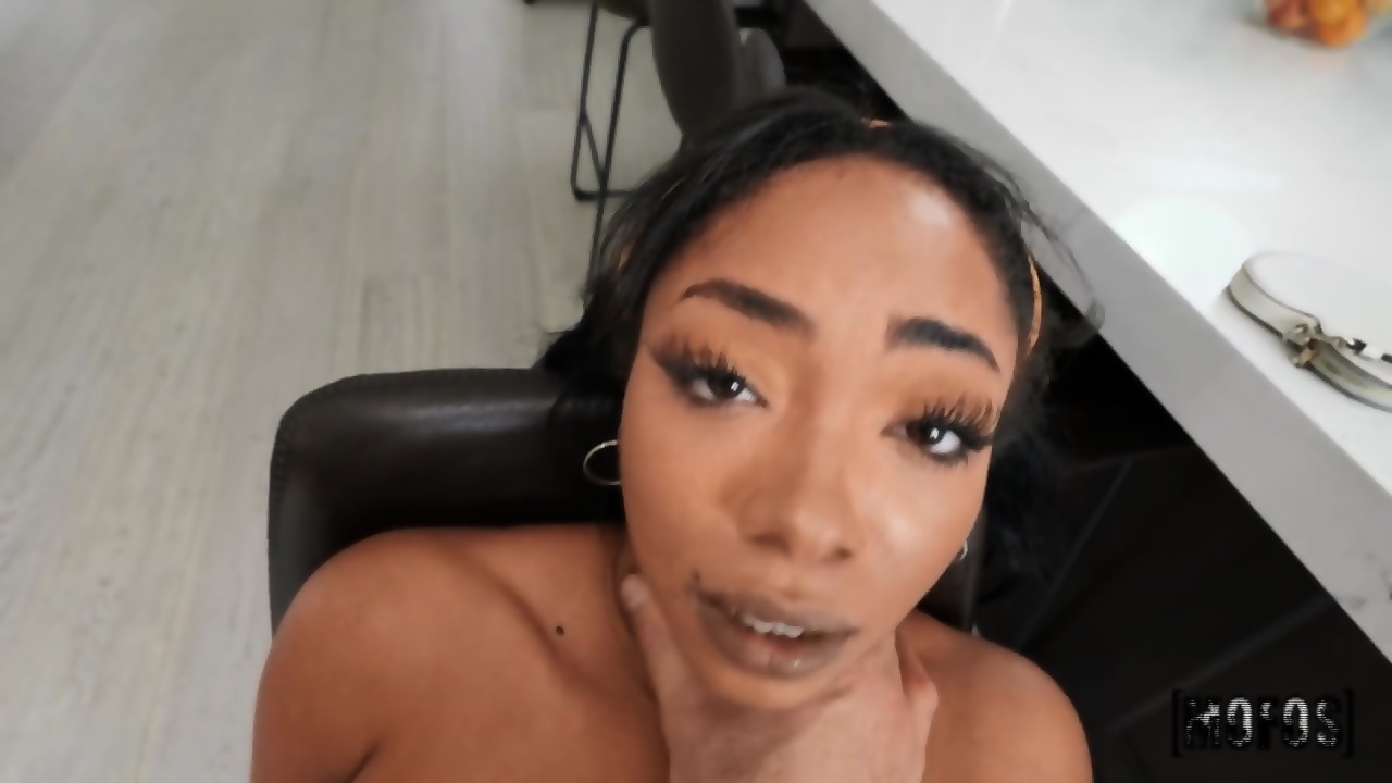 Exotic Babe Enjoys Sex Eporner