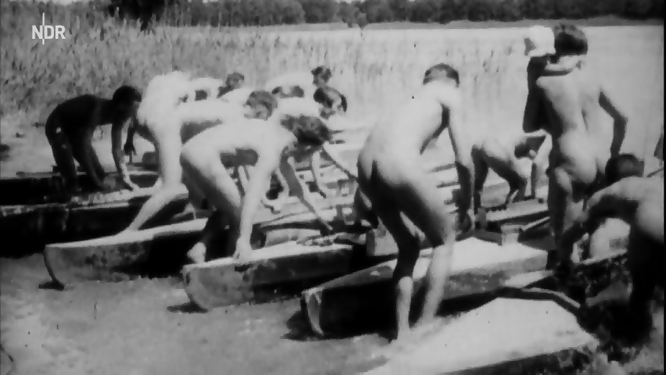 Fkk Freikoerperkultur Als Die Nackten An Die Ostsee Kamen 2011 Eporner