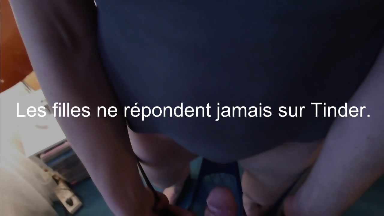 Il Se Branle Et Gicle Dans Le String Dune Francaise Eporner