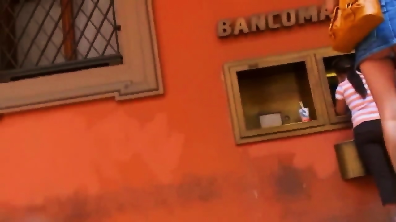 Bonita Minifalda Eporner