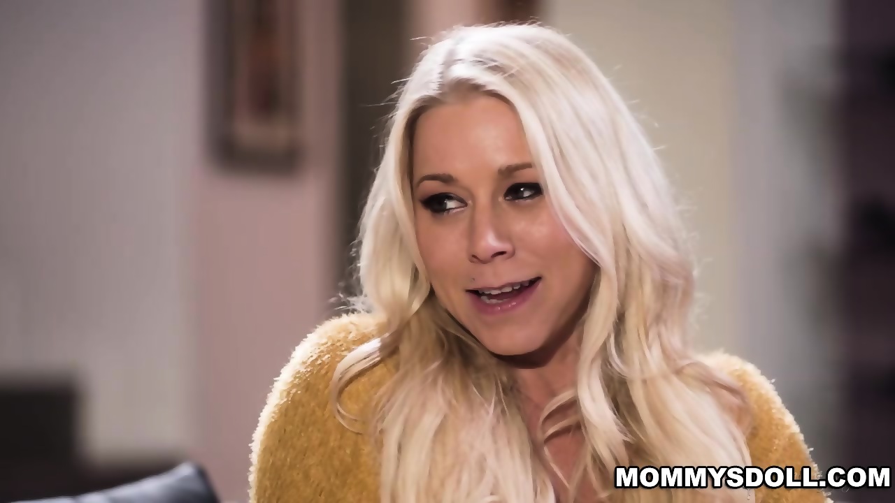 Katie Offers To Give Khloe Some Pointers On How Lesbian Sex Works Eporner 