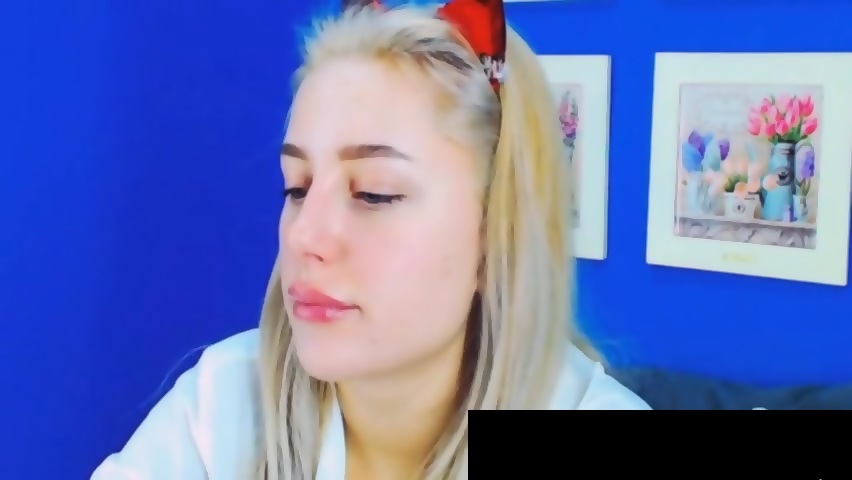 Blonde Babe Playing Her Pussy Eporner
