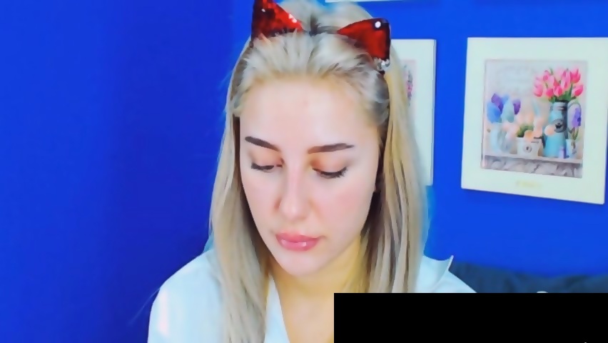 Blonde Babe Playing Her Pussy Eporner
