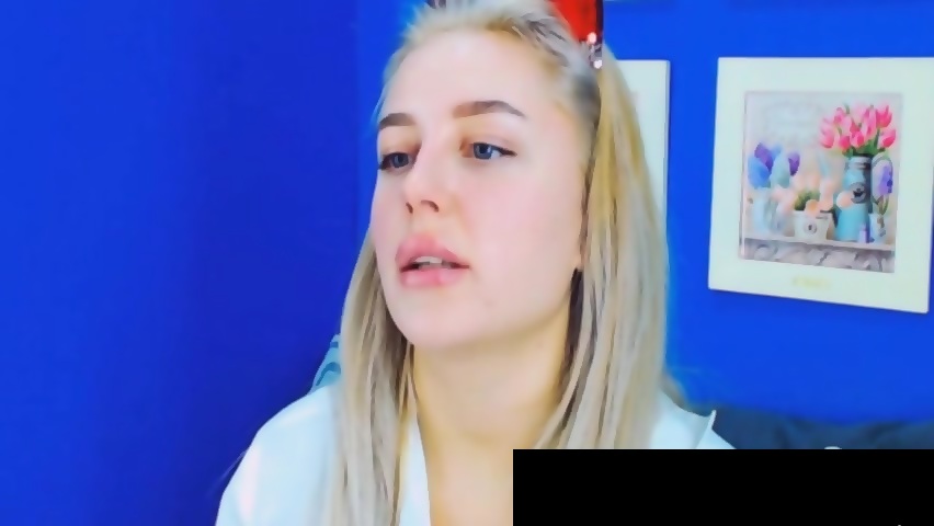Blonde Babe Playing Her Pussy Eporner