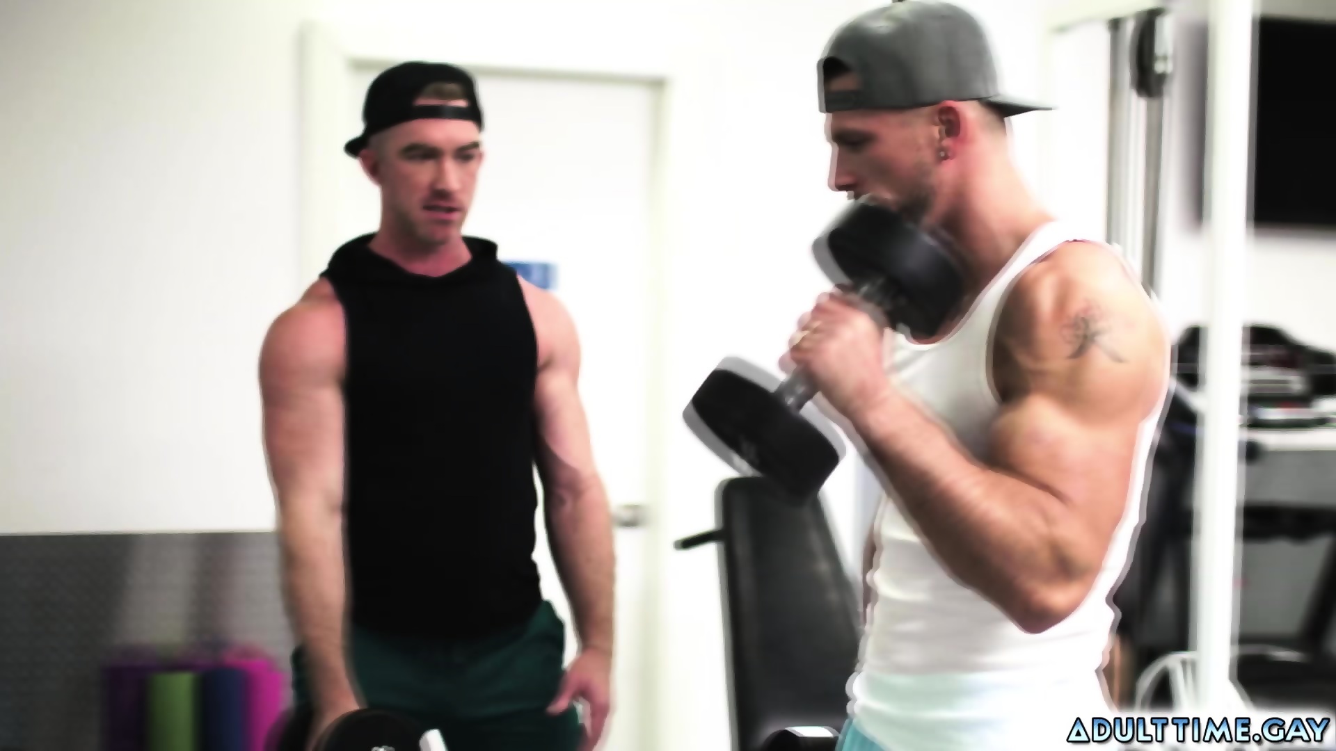 Disturbing And Shocking Two Men Start Having Hardcore Gay Sex In Gym Eporner