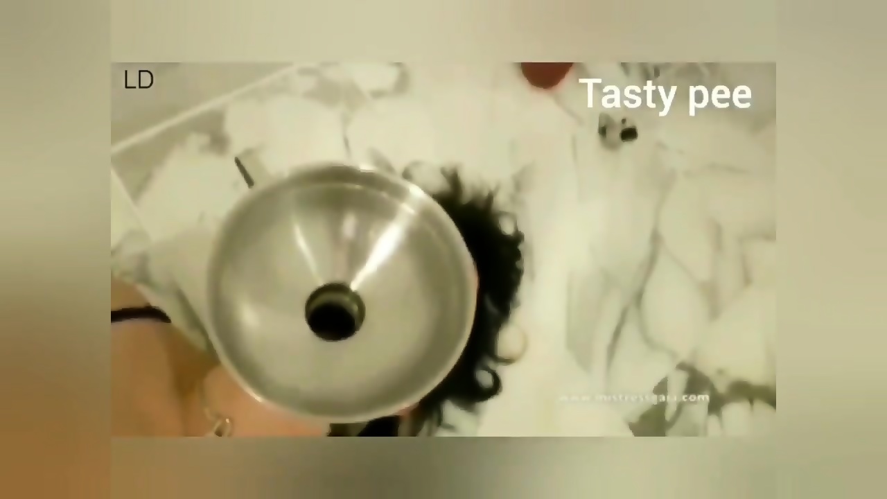 Naked Girl Drinking Her Own Pee And Other Girls Pee From A Cup And Pussy - EPORNER