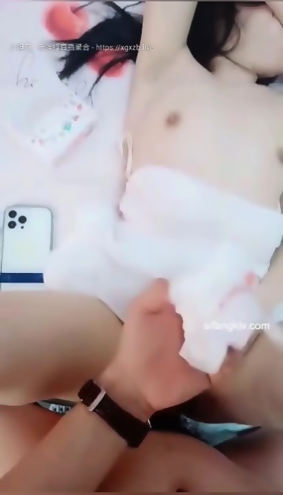 011 181破处之8k块拿下暑假打工小学妹的第一次,时长51分钟,付费进vip群组 Chunhuazhanfang Eporner