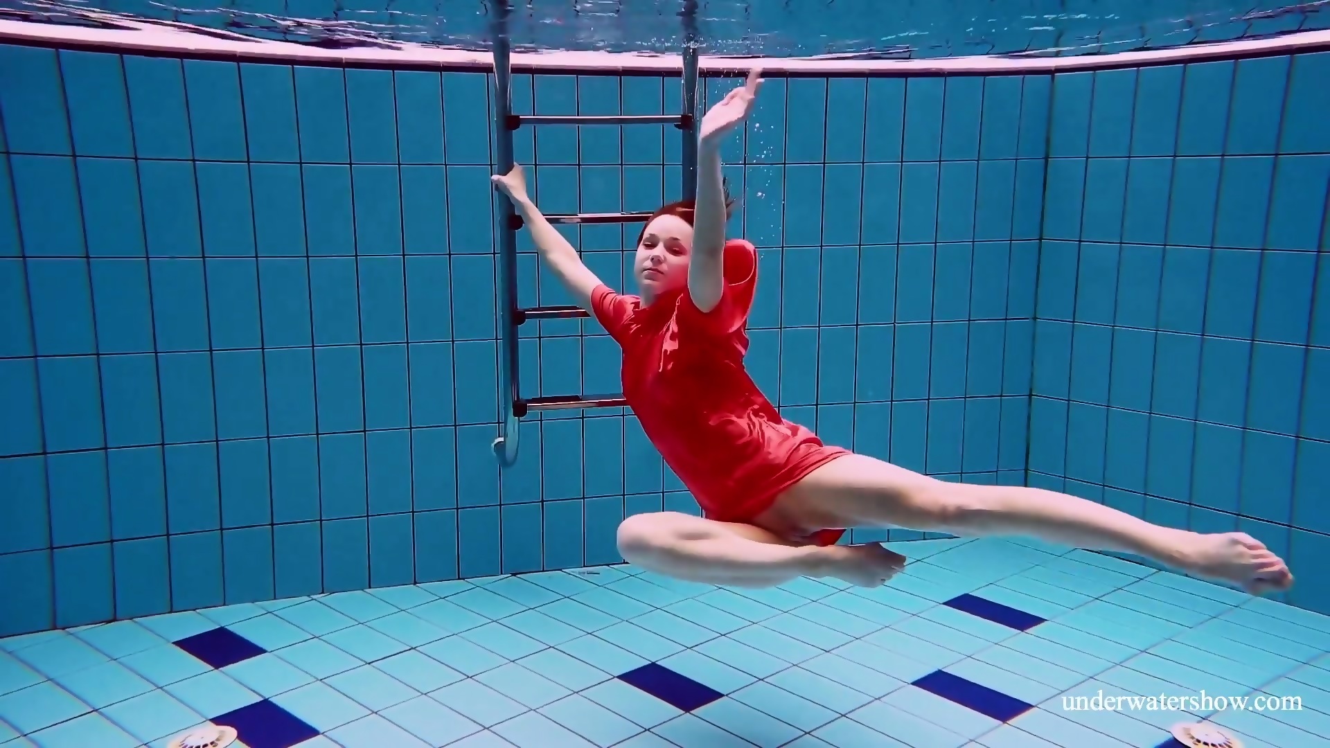 Cute Babe In Red Sexy Open Dress Swimming Eporner