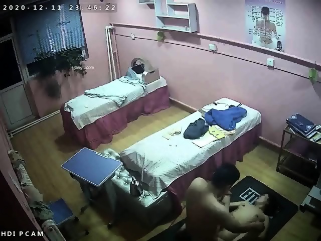 Couple Having Crazy Sex On Floor After Massage Parlor Closes F4602 Eporner