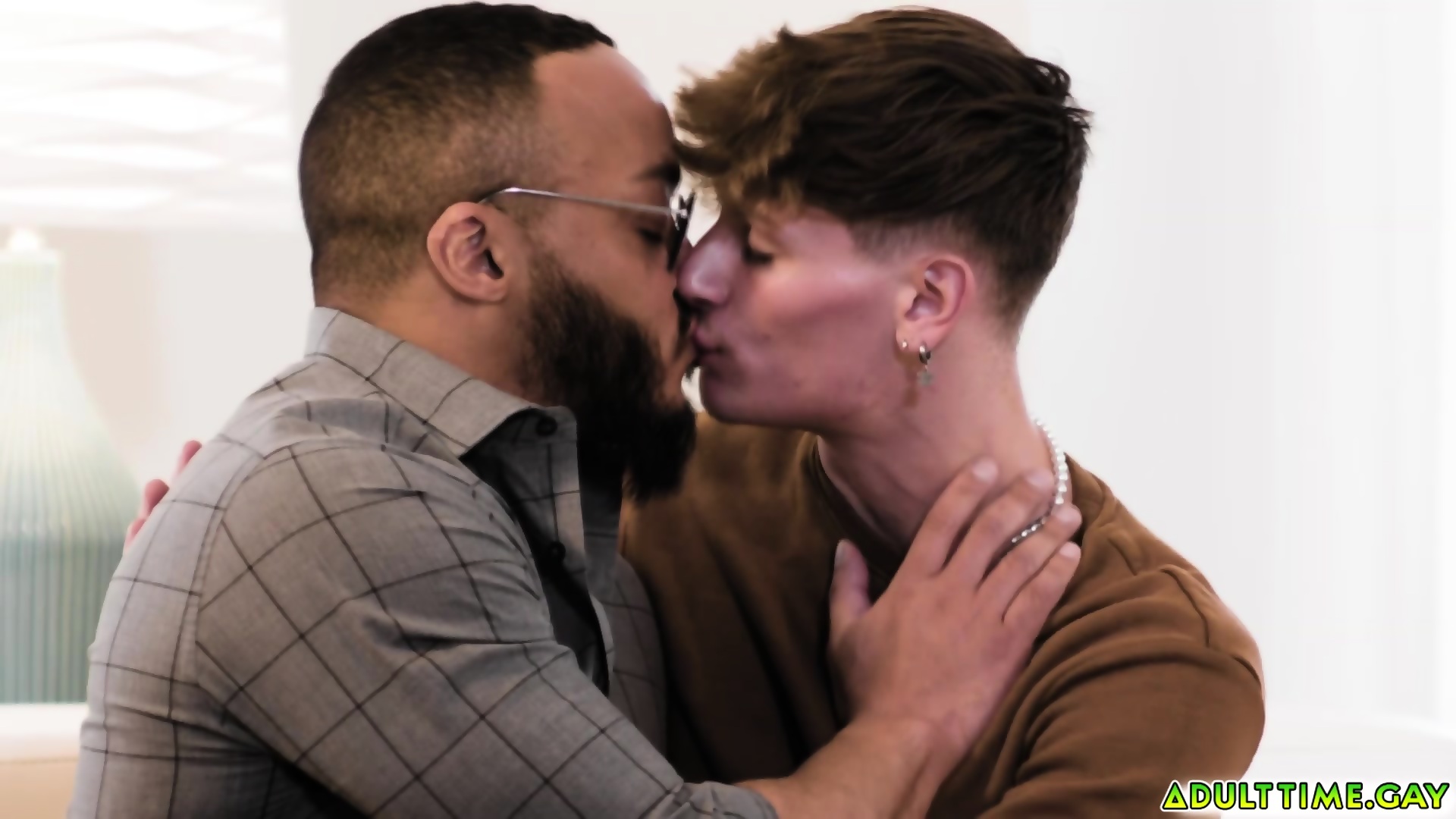 Dillon Diaz And Alpha Wolfe Having Froup Sex With These Young Gay Couple Eporner