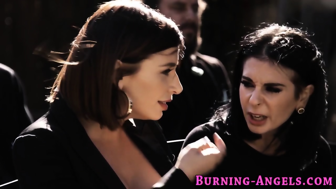 Goth Babe Gets Pussy Eaten Out - EPORNER