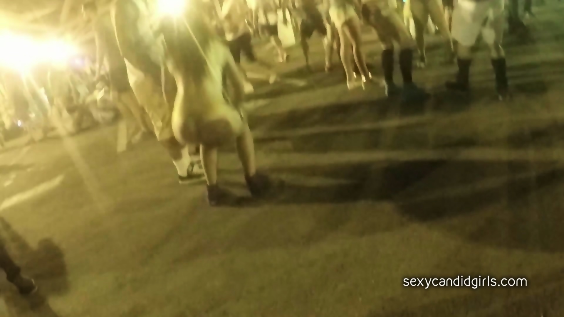 Rave Girl In Thong Showing Off Eporner