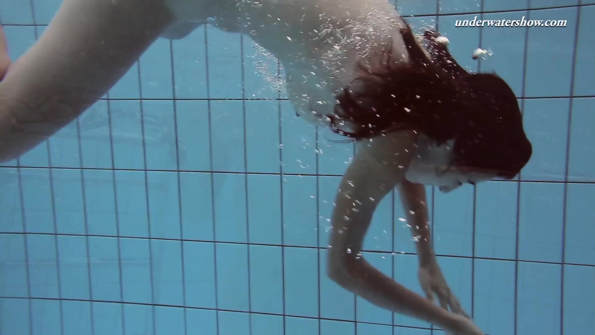 Hungarian Beauty Sima Alluring Underwater Showcase Eporner