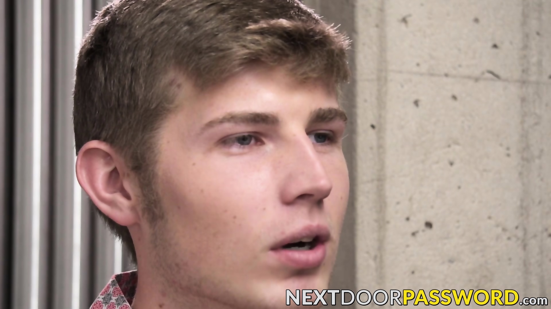 Tempting Young Man Jacks Off His Big Throbbing Cock Eporner