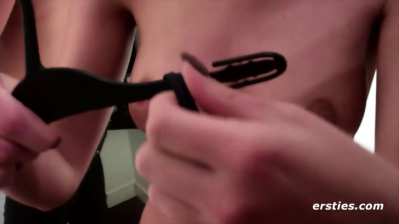 Ersties Die Shopping Queens Sara Und Mia Stehen Auf Sex In Der Öffentlichkeit Mia Hot Eporner