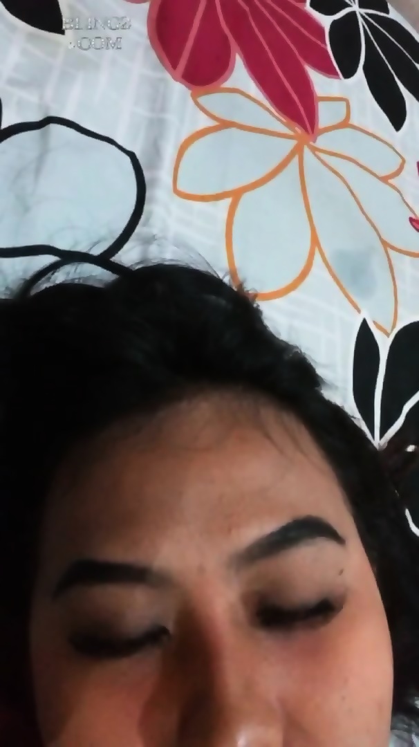 Cum Shower For Hot Indonesian MILF Nalyas - EPORNER