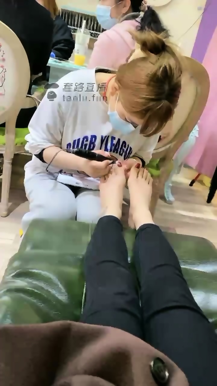 Xiaoyue Xiaoyue Doing Foot Manicure Live Broadcast Eporner
