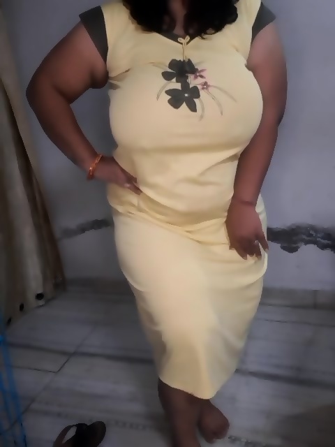 Hotdivya Strip Chat Model Wearing Naughty And Showing Figer Eporner