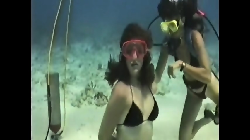 Scuba Girl Drowning Underwater Eporner