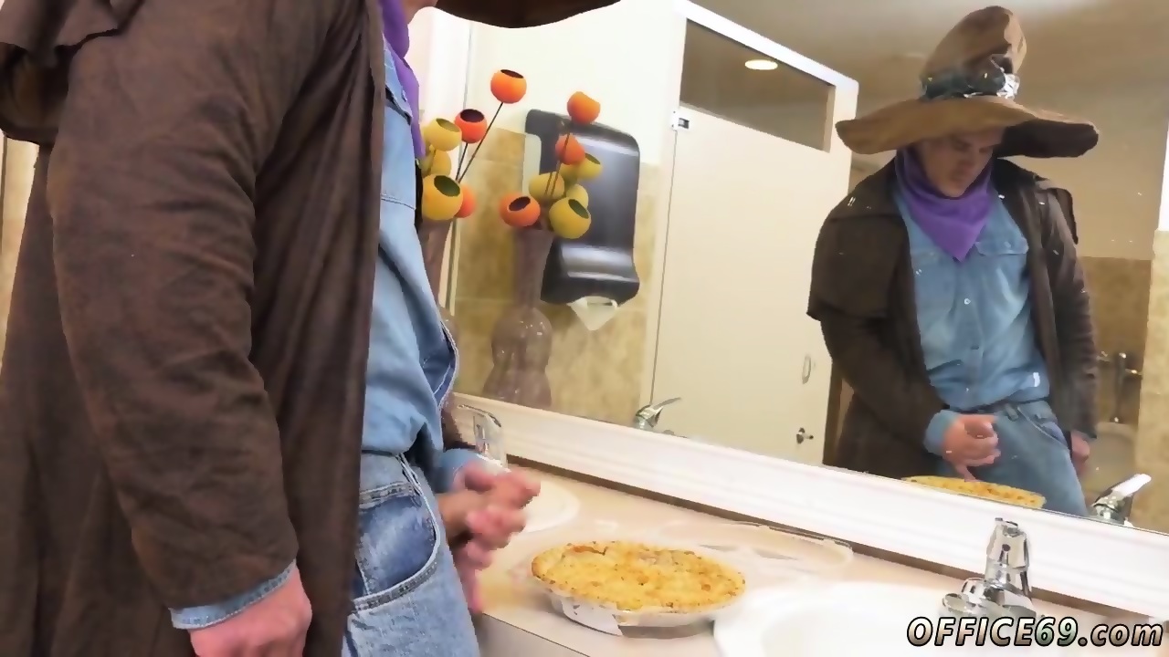 Straight Men Naked Block Gay Jacking More Than A Lantern At The Offices For Halloween Eporner