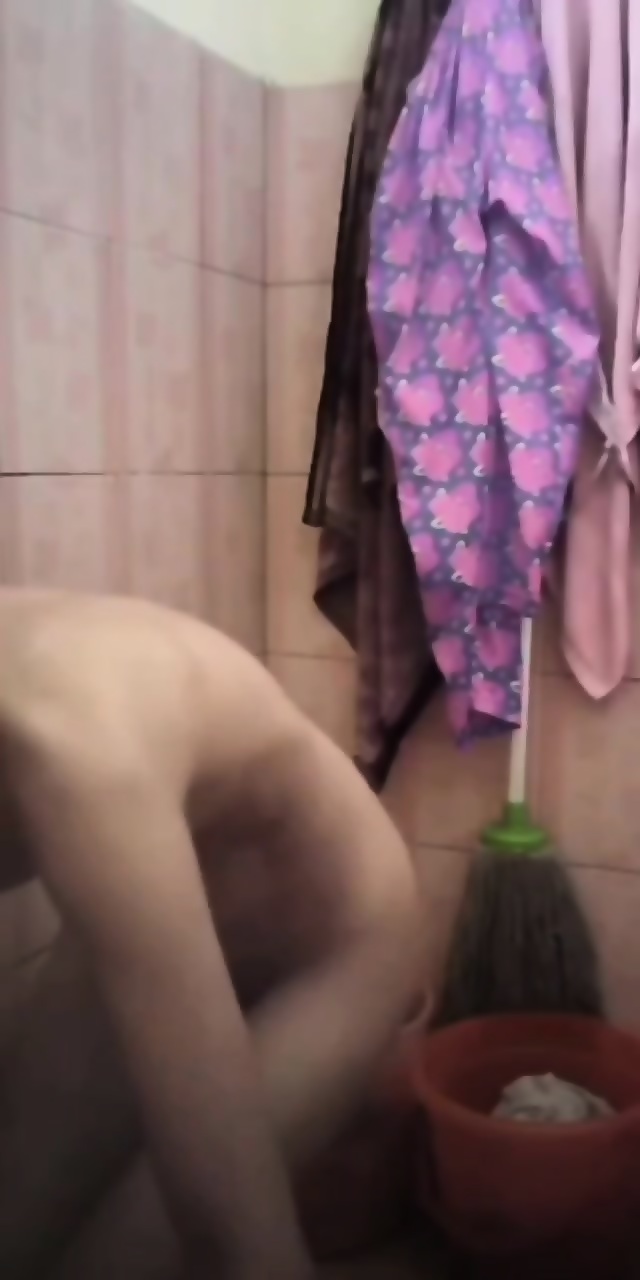 Ngintip Mandi Mama Muda Toket Kecil Eporner