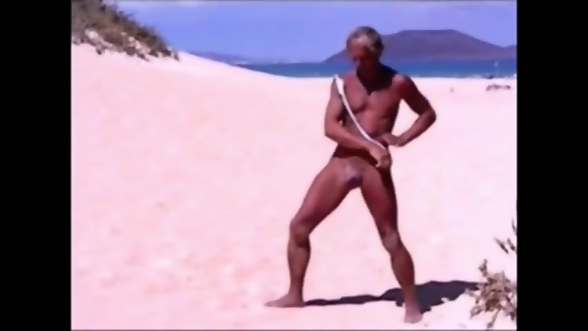 Tanned Guy On Beach In Tiny String Thong Temporarily Eporner