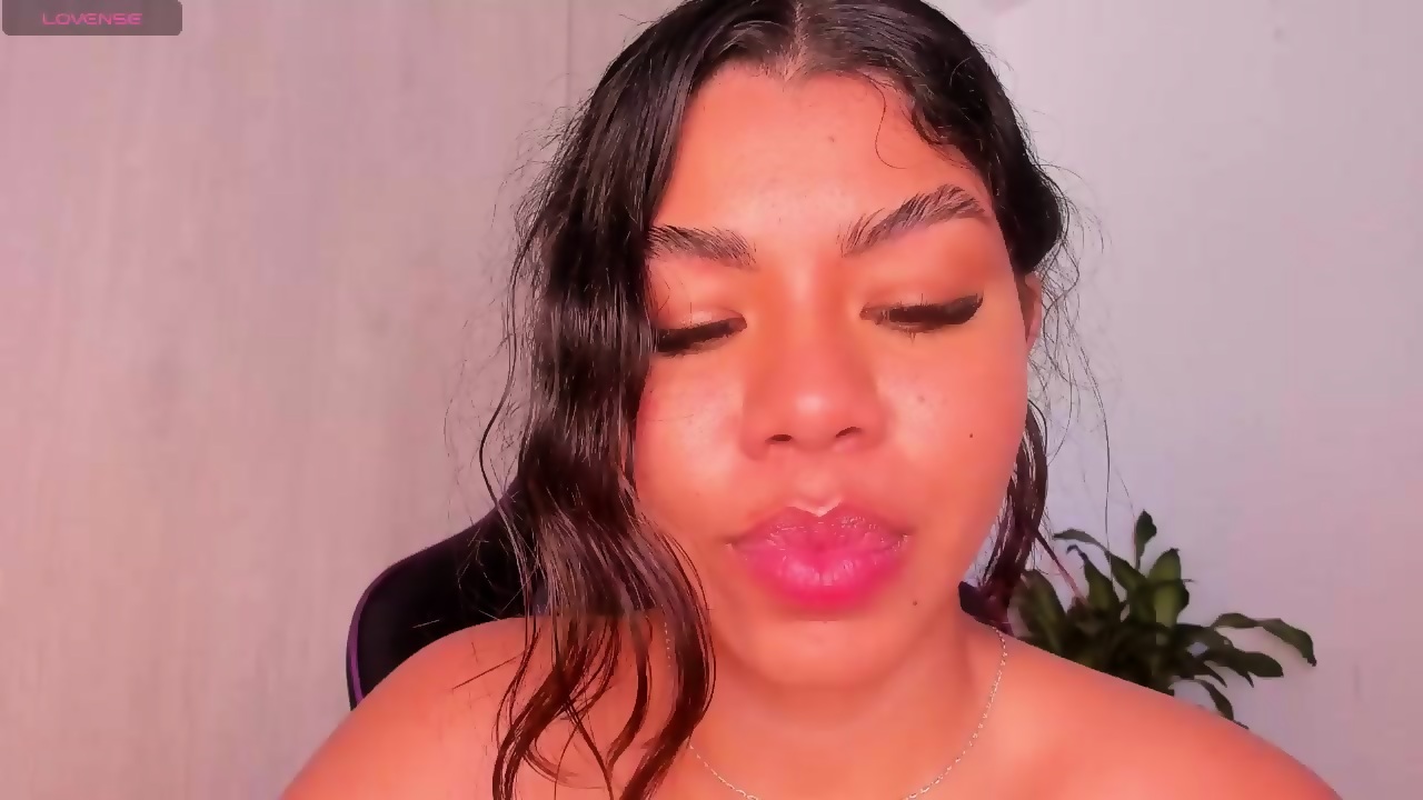 Fat Lip Busty Girl Eporner