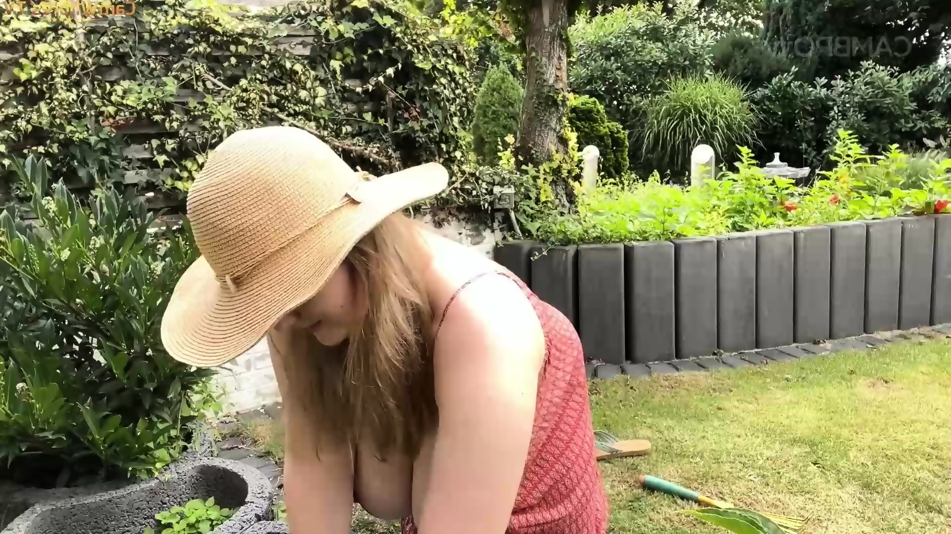 Woman Gardener Eporner 