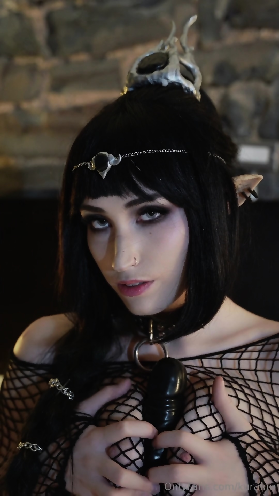 Goth Half Elf Has Some Fun With Herself Vertical Eporner