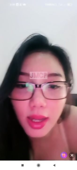 Julia Lea Ngangkang Indonesia 20mnt 83,5 - EPORNER