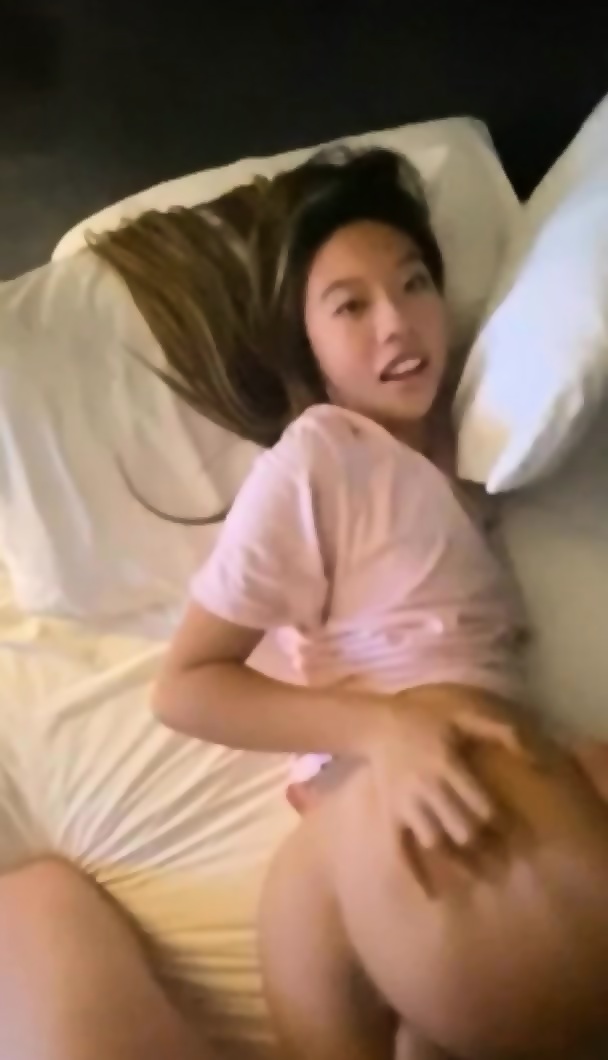 Fucking Petite Asian Teen - EPORNER