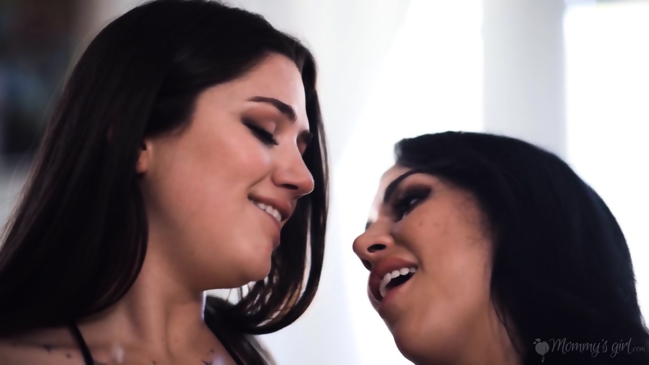 Alyx And Queenie Eporner